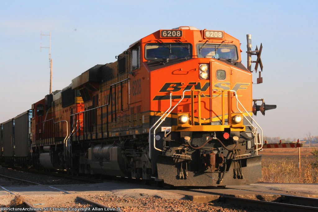 BNSF 6208 east